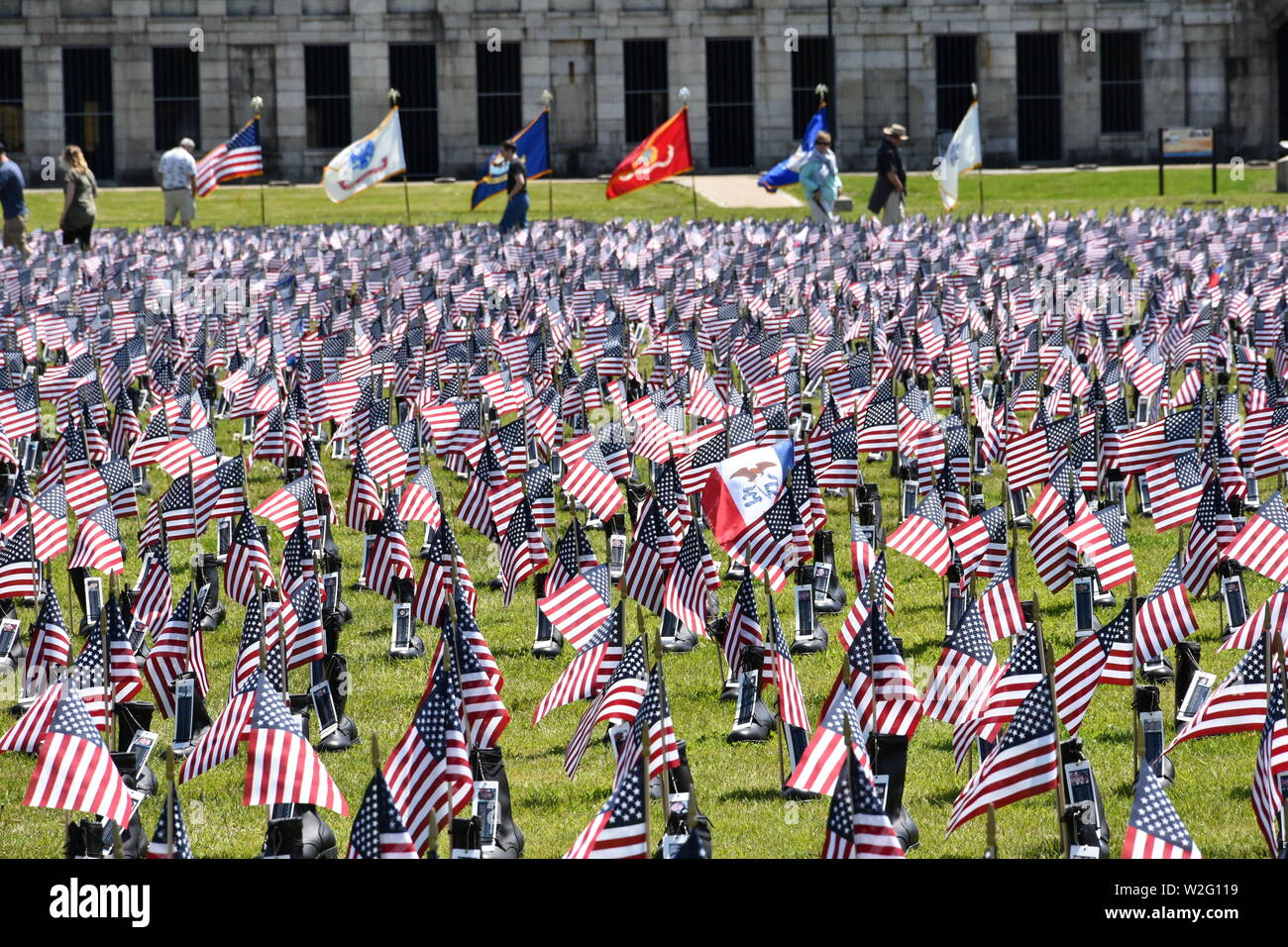 Thousands of flags memorializing fallen soldiers on Memorial Day, 2019 ...