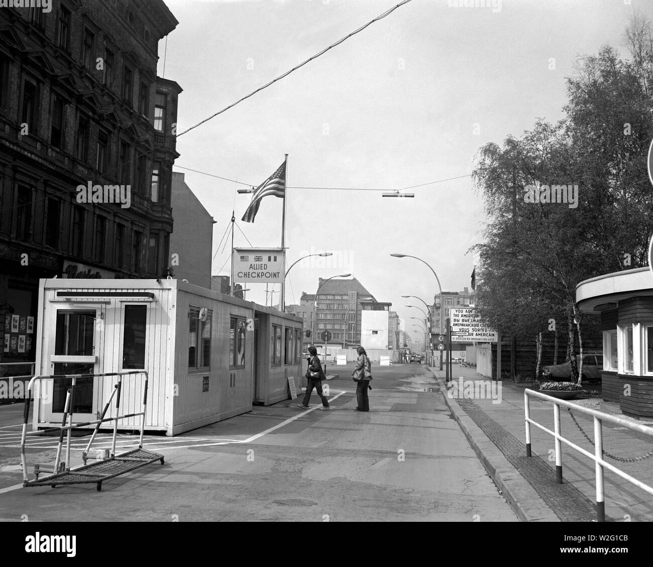 Checkpoint Charlie 1977 Stock Photo - Alamy