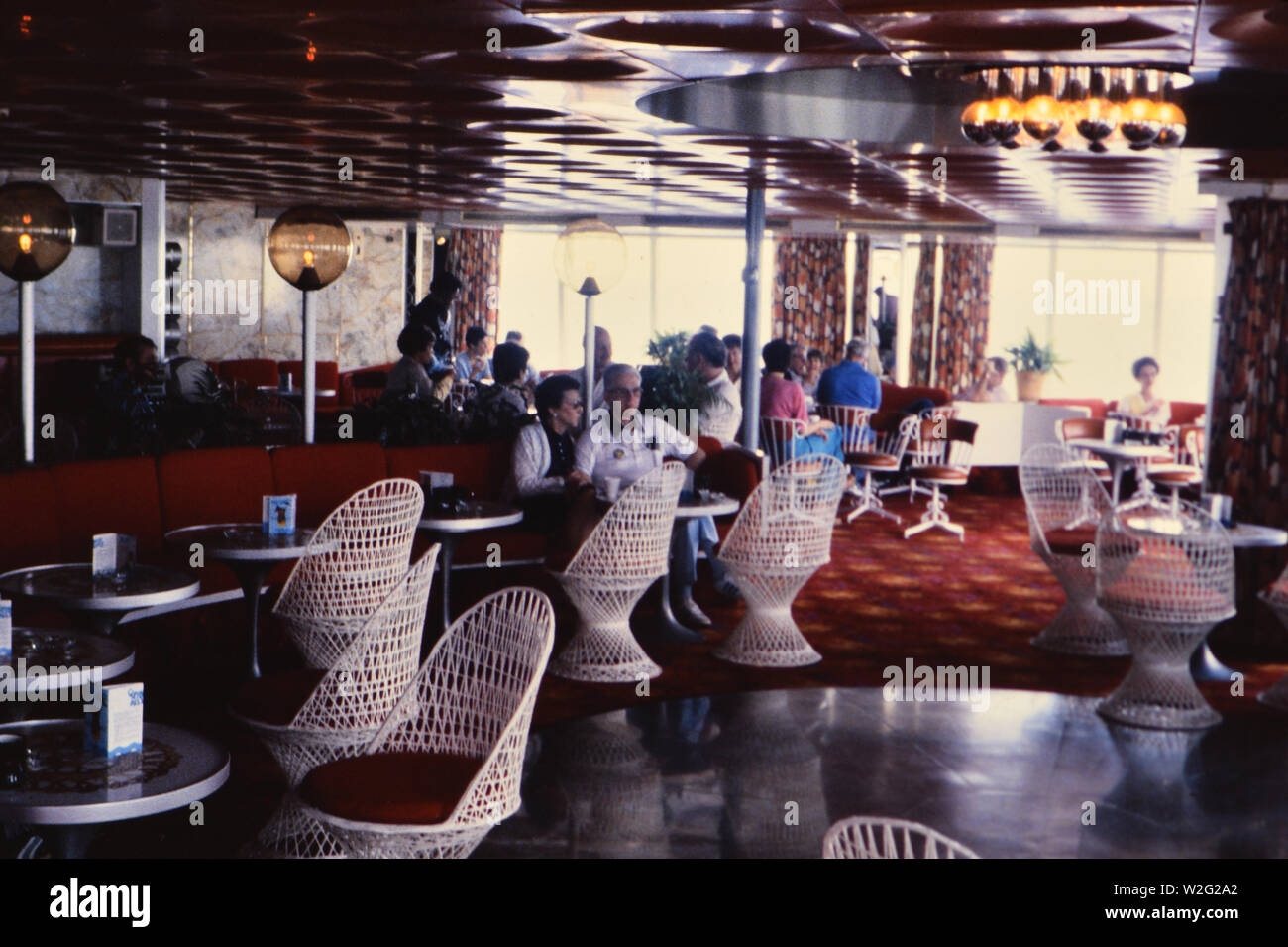 1983 restaurant patrons hi-res stock photography and images - Alamy