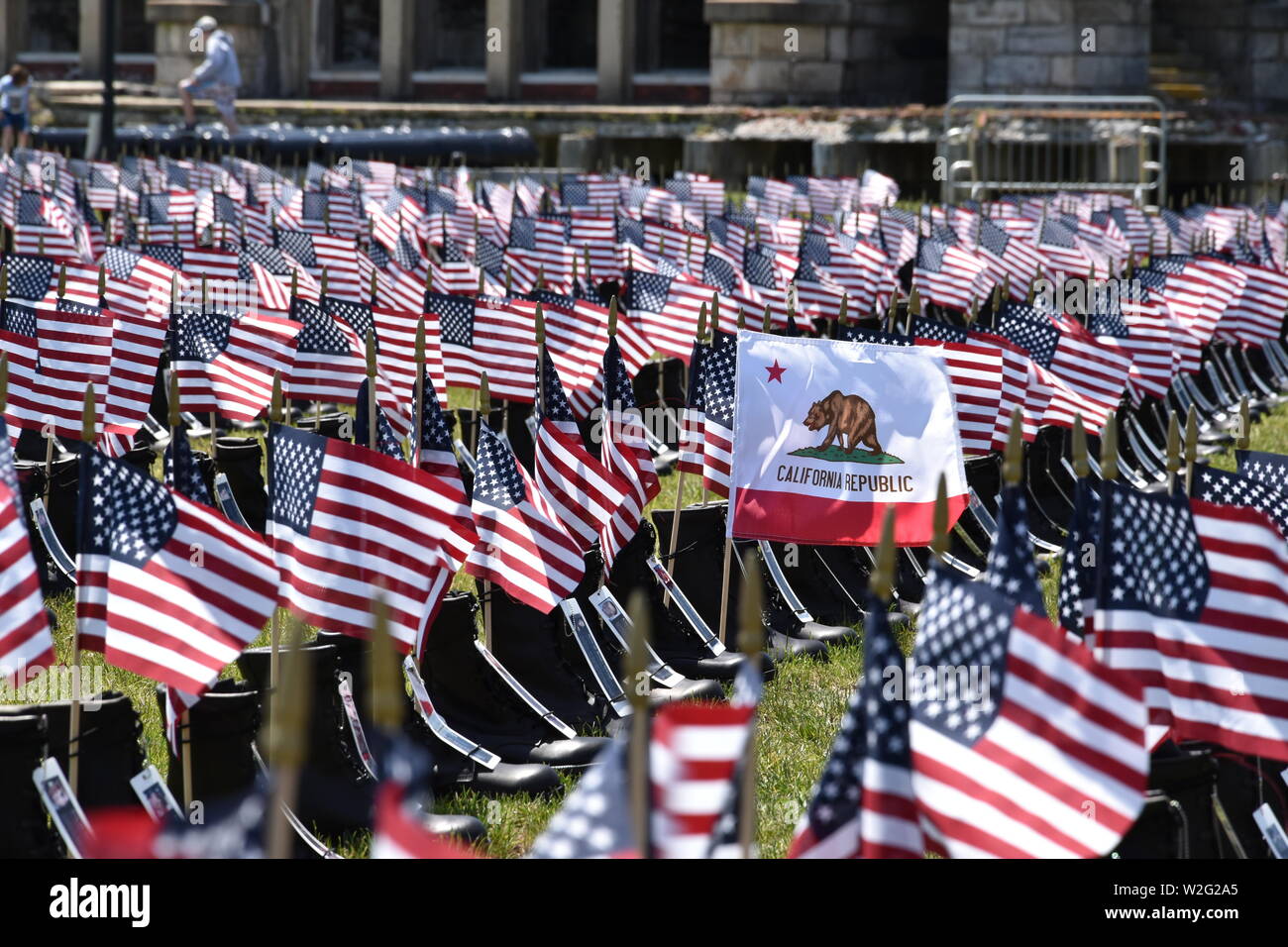 Thousands of flags memorializing fallen soldiers on Memorial Day, 2019 ...