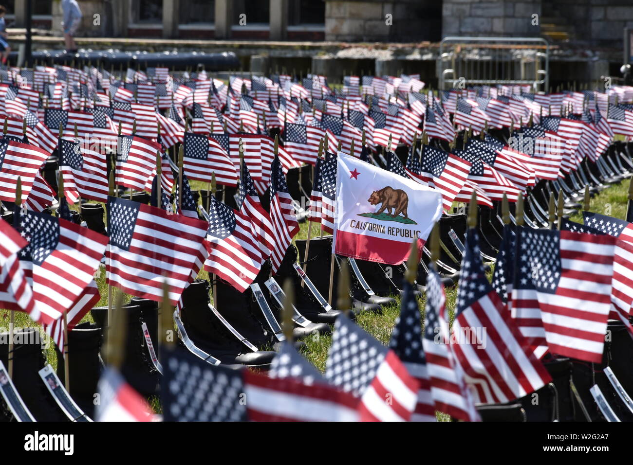 Thousands of flags memorializing fallen soldiers on Memorial Day, 2019 ...