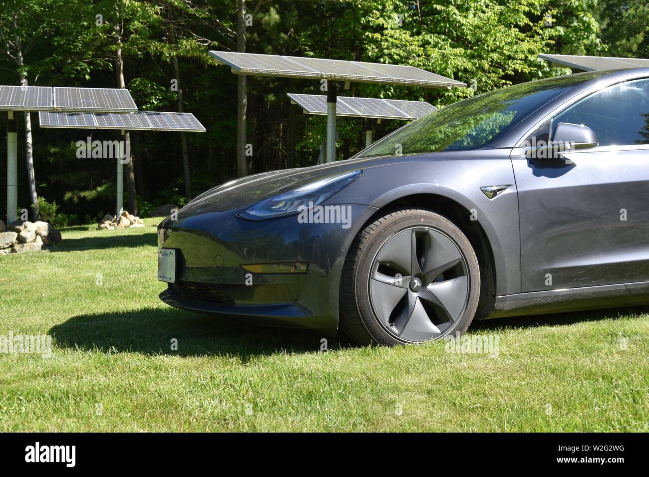 Tesla Model 3 Stock Photo - Alamy