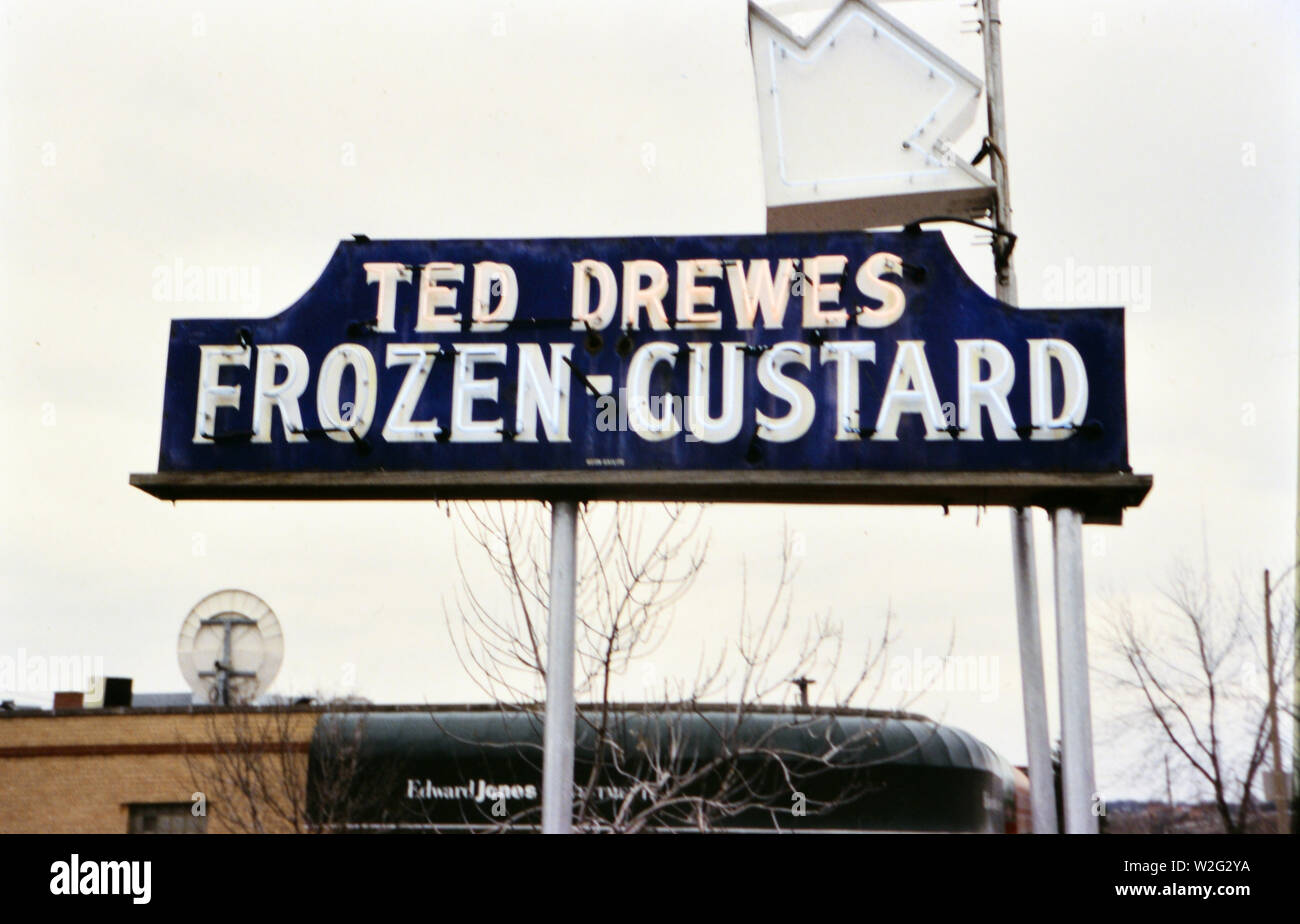 Ted drewes frozen custard sign hi-res stock photography and images - Alamy