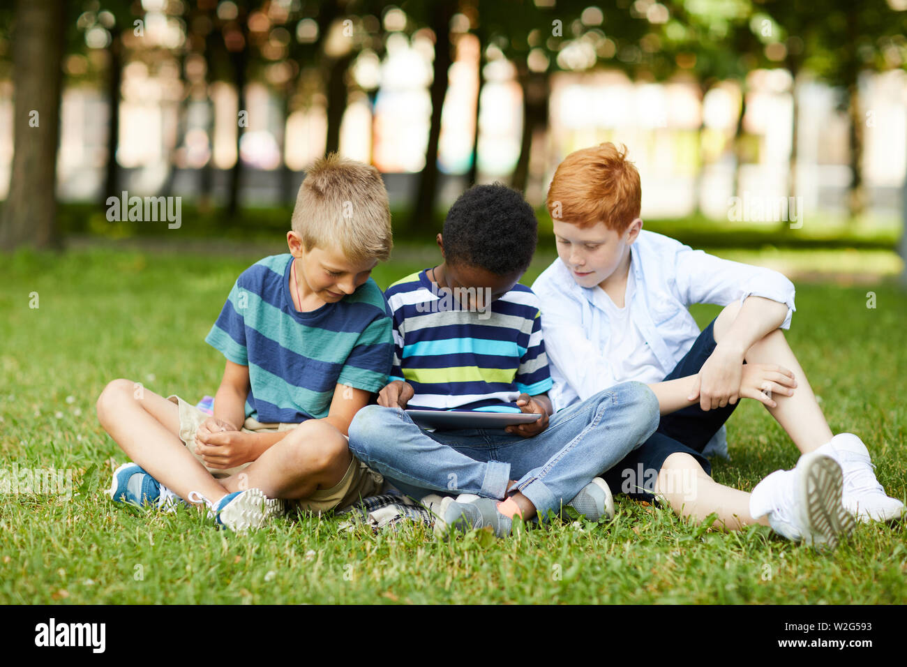 School friends male uniform teenager hi-res stock photography and ...
