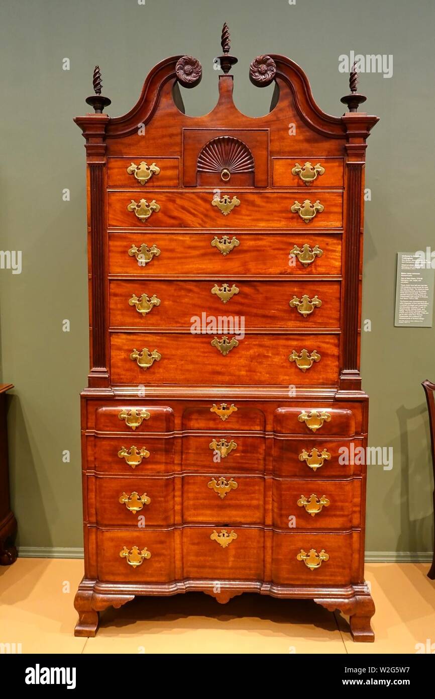 Chest-on-chest, attributed to Benjamin Frothingham, c. 1780, mahogany ...