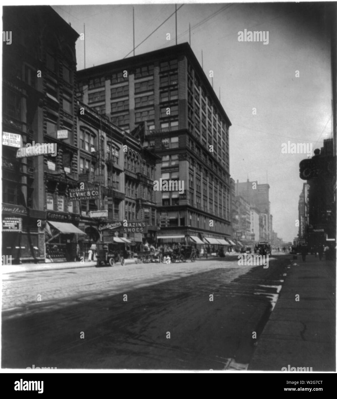 Chicago, Illinois- The Fair and west side of State Street Stock Photo ...