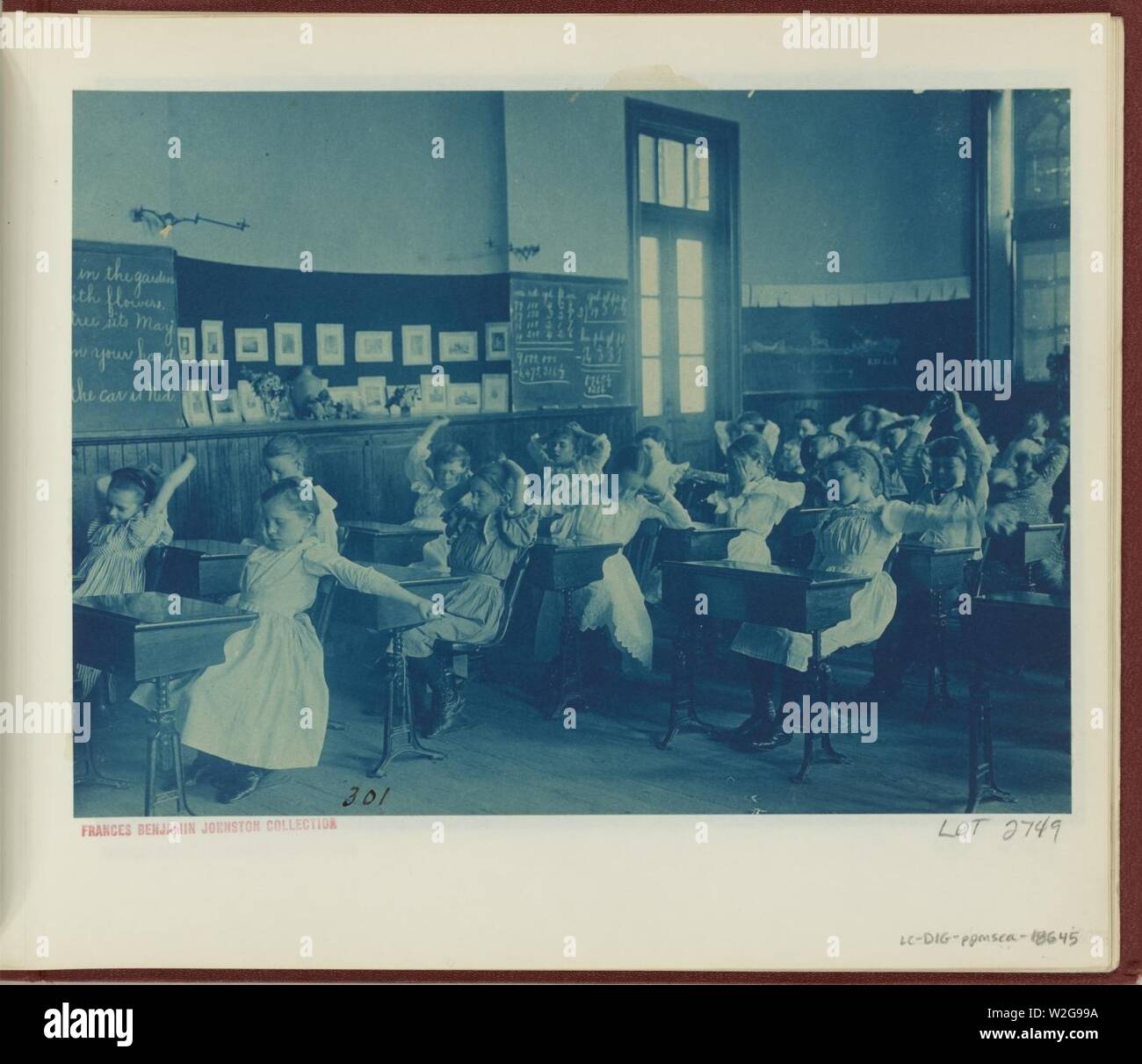 Calisthenics vintage hi-res stock photography and images - Alamy