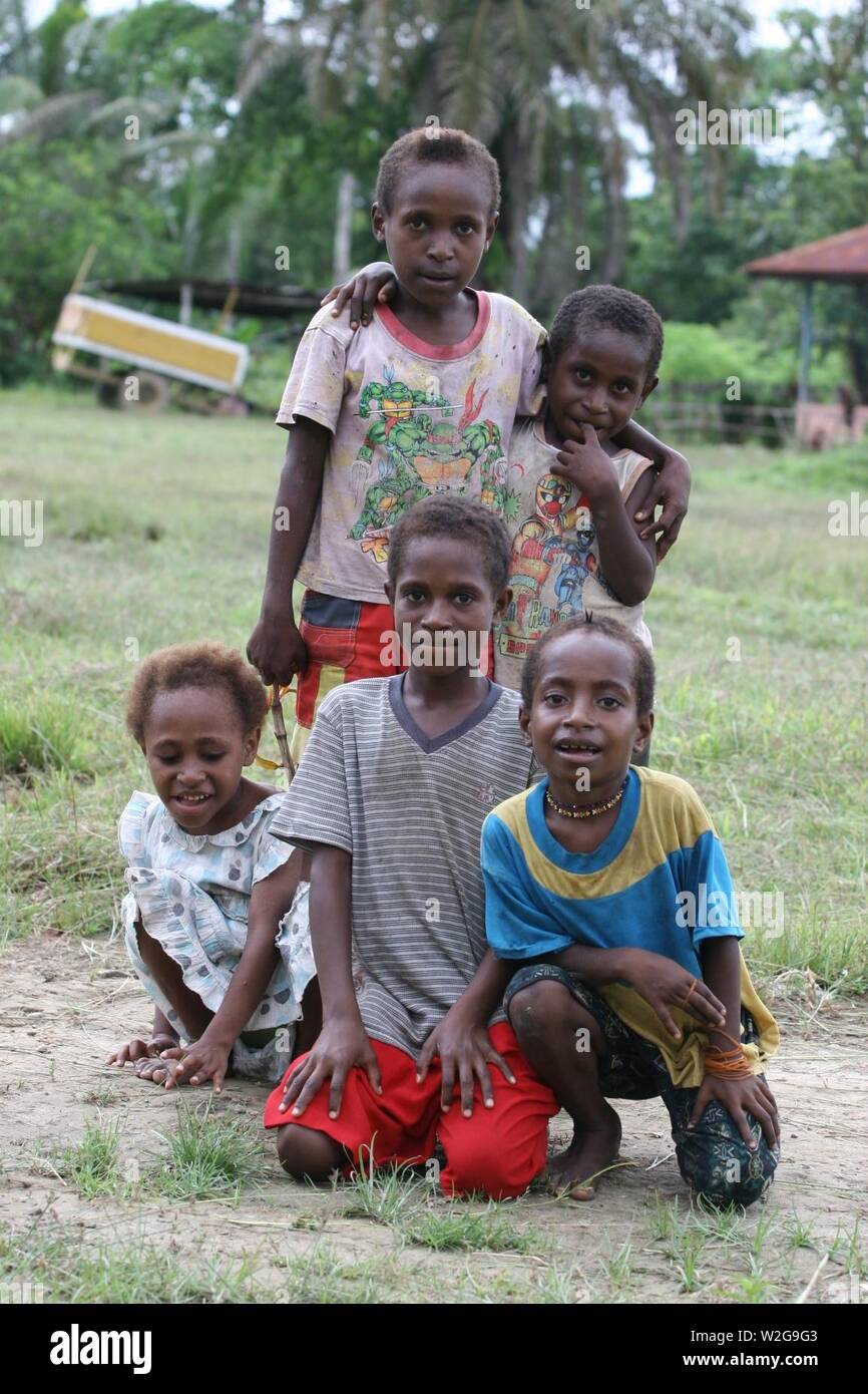 Children outside in Papua. (4324294095 Stock Photo - Alamy