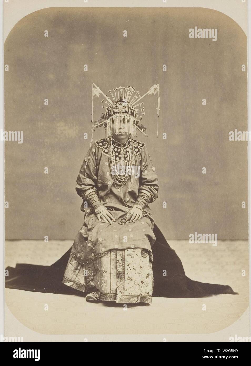 Vintage chinese picture bride hi-res stock photography and images - Alamy
