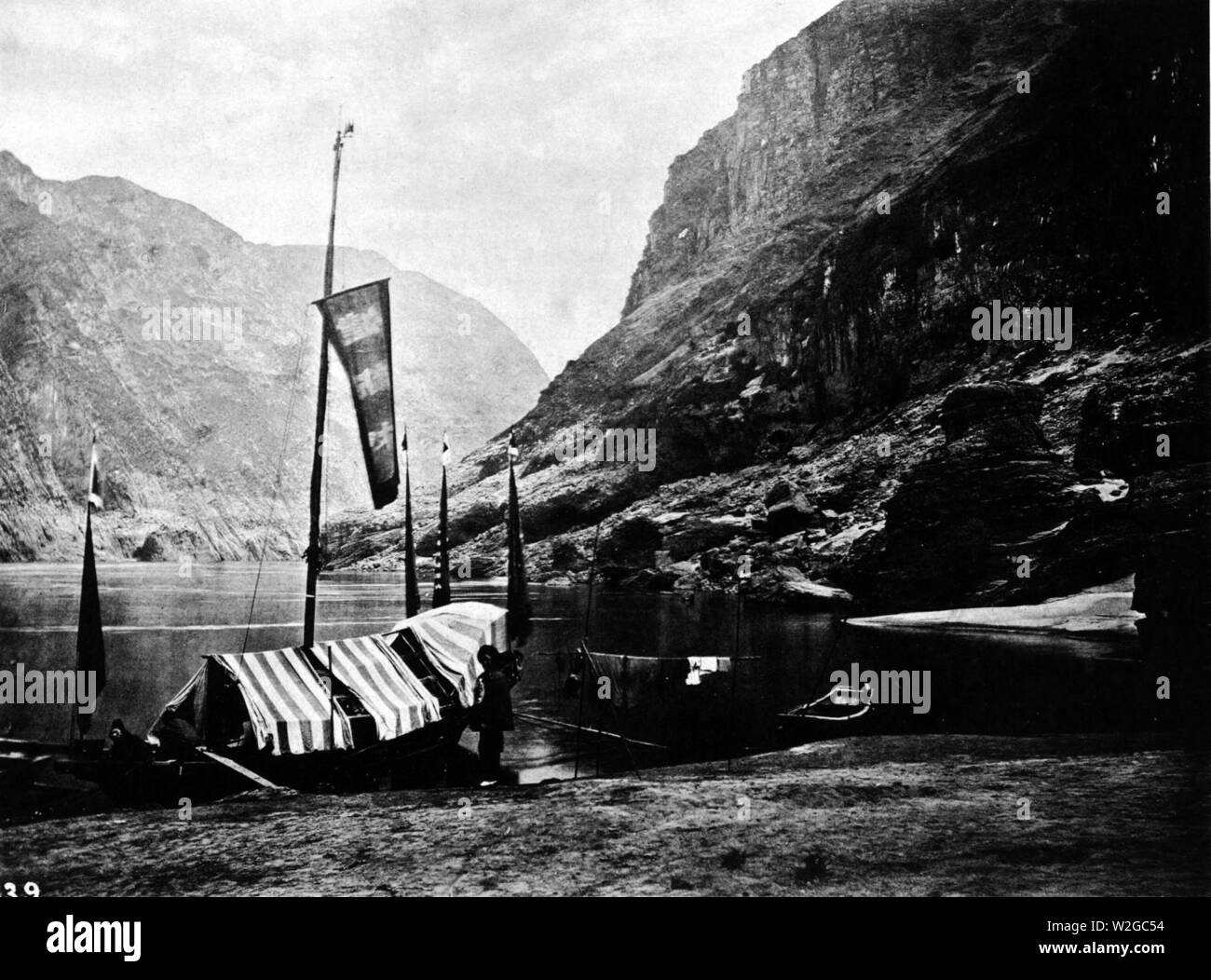 CHINESE GUNBOAT, UPPER YANGTSZE Stock Photo - Alamy