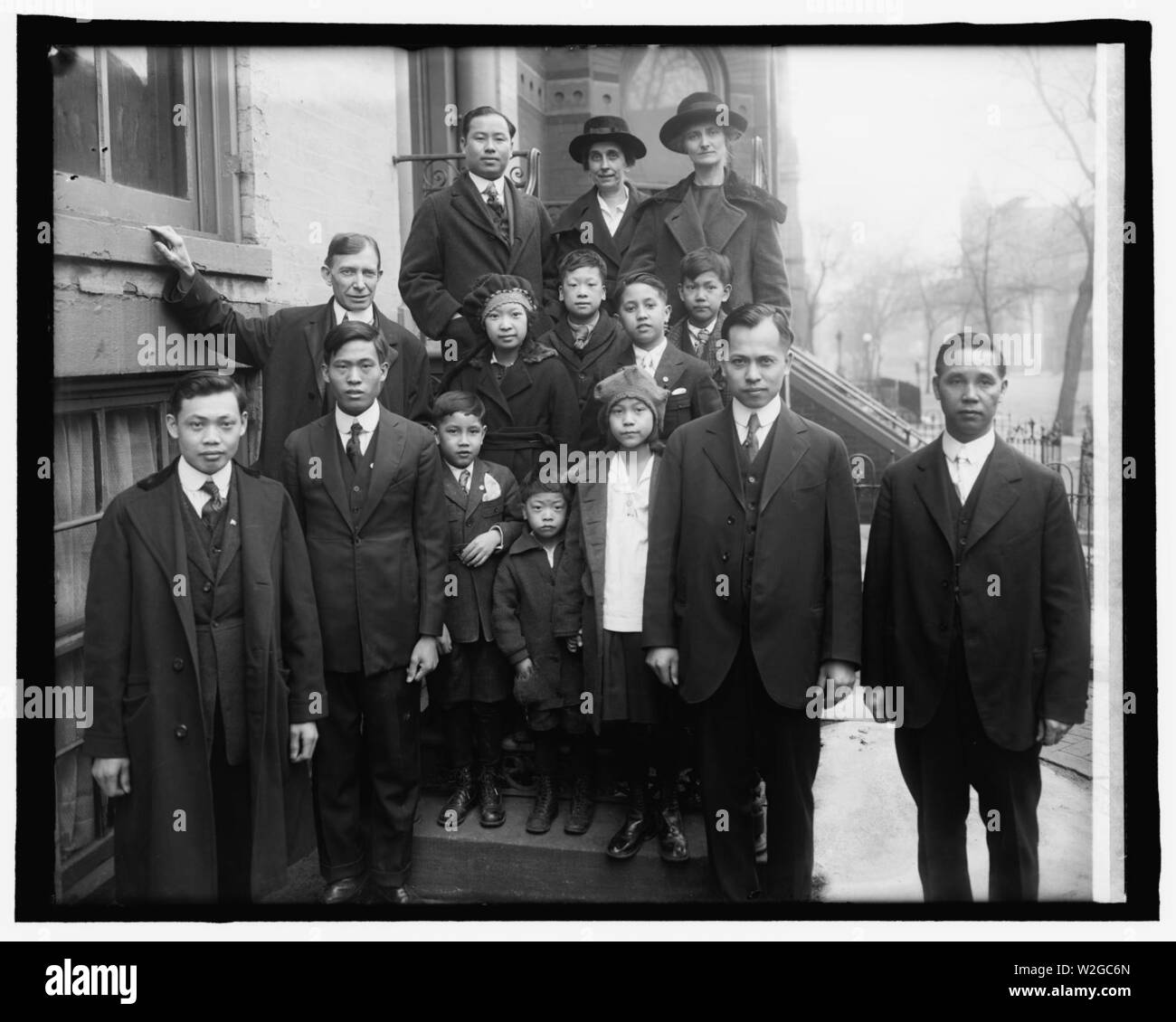 Chinese art group Black and White Stock Photos & Images - Alamy