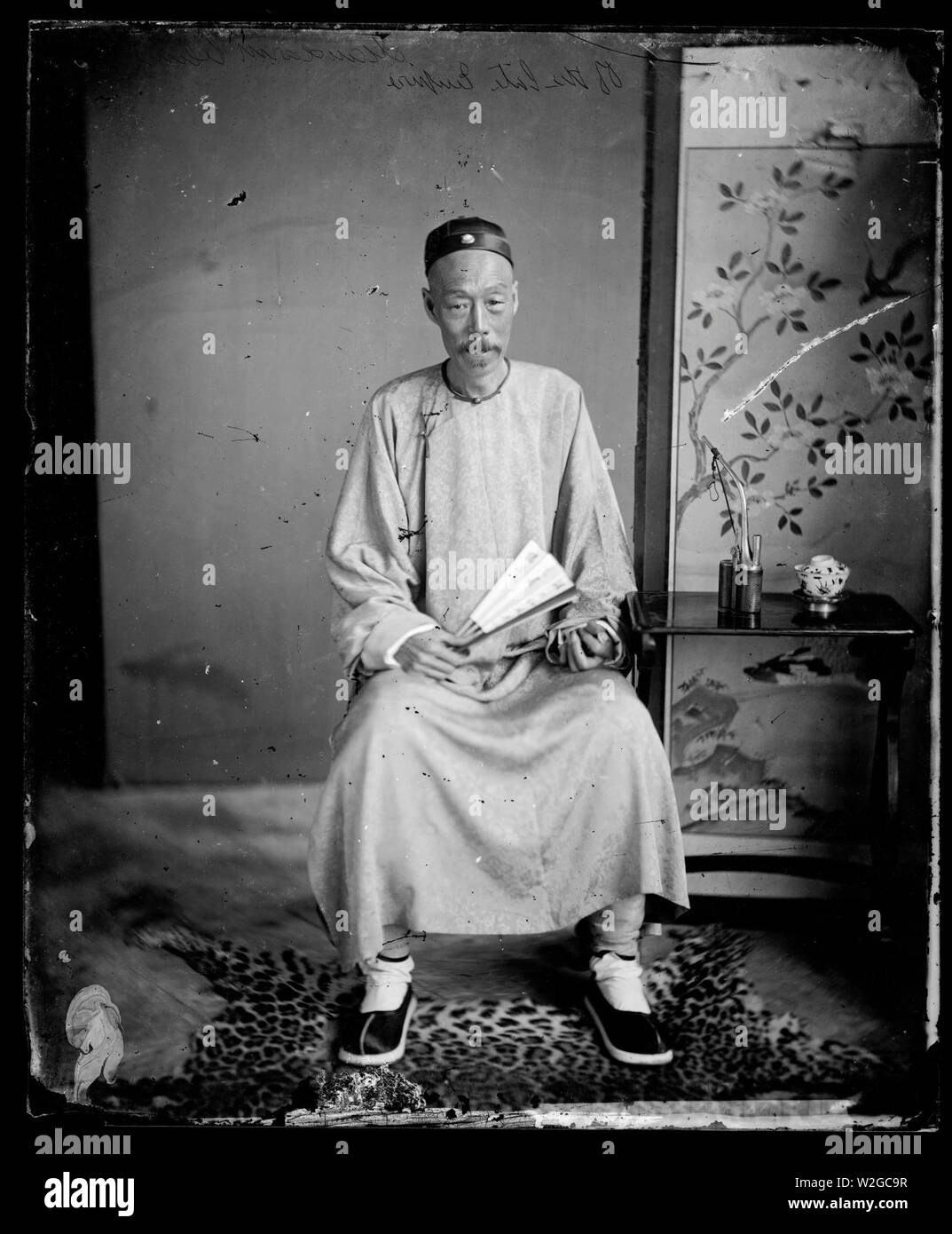 Vintage photo of chinese merchant hi-res stock photography and images ...