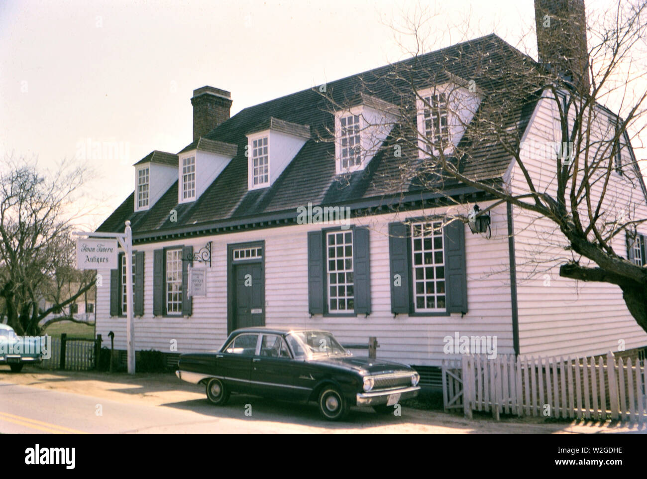 Swan tavern hi-res stock photography and images - Alamy