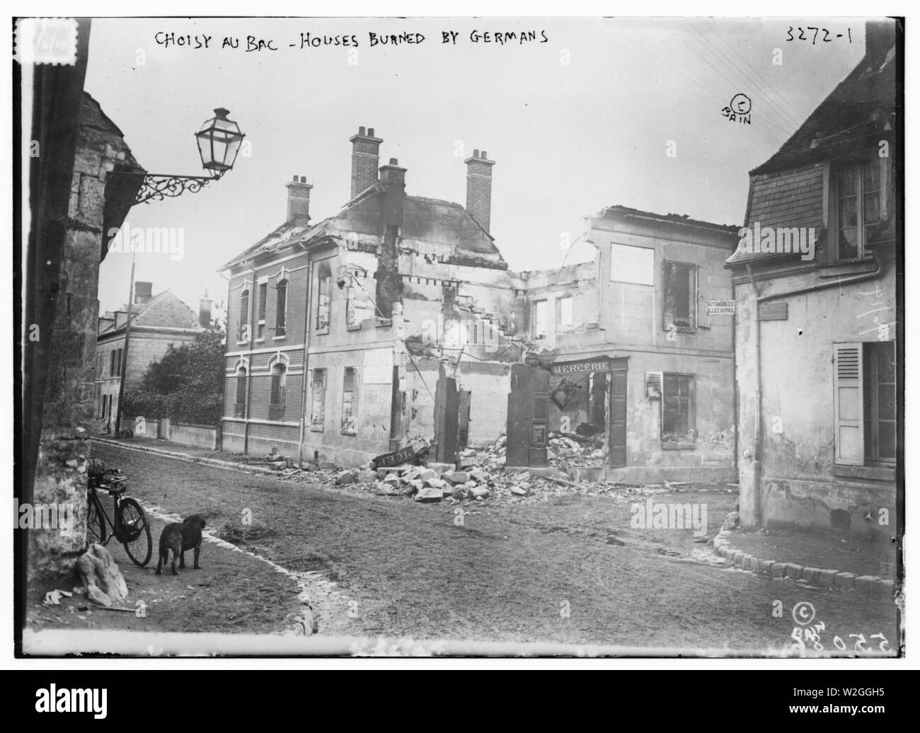 Choisy Au Bac - Houses burned by Germans Stock Photo - Alamy