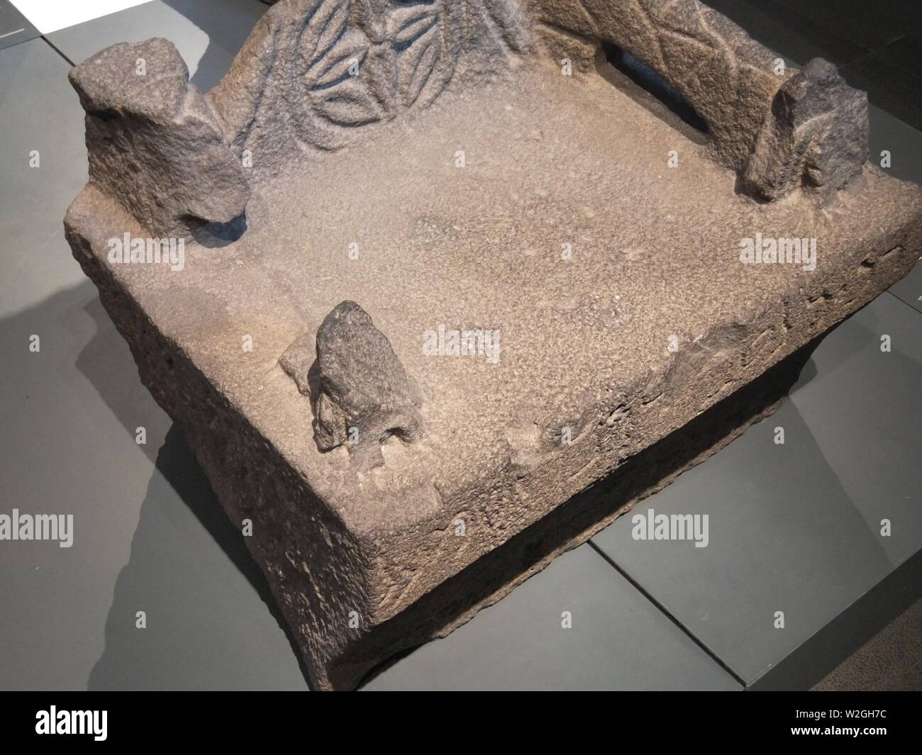 Chorazin Synagogue - Stone Seat Stock Photo - Alamy