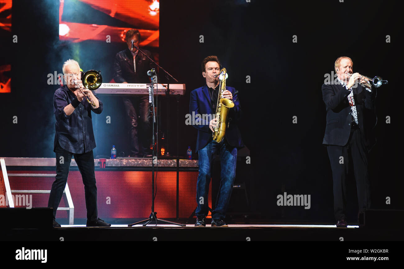 Lee loughnane band chicago hi-res stock photography and images - Alamy