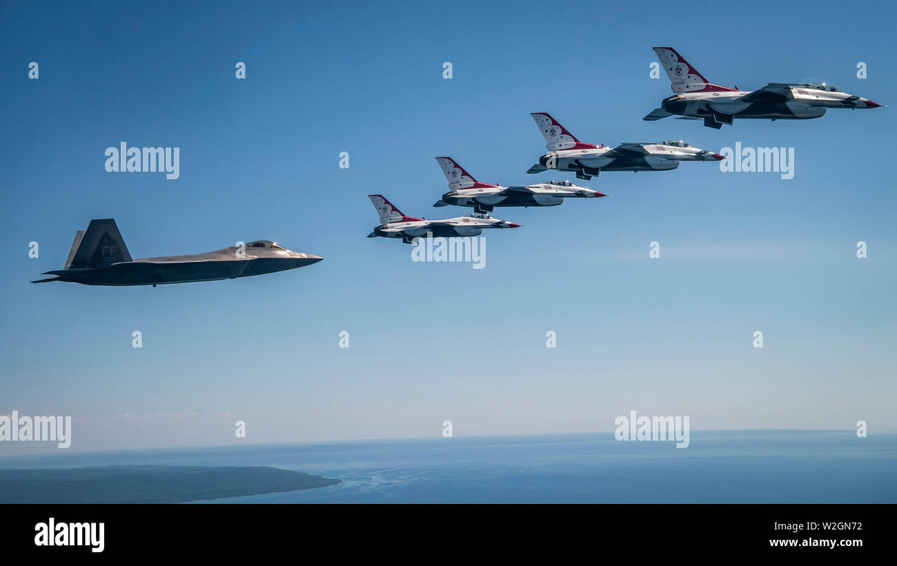 The U.S. Air Force Air Demonstration Squadron "Thunderbirds" and F-22 ...
