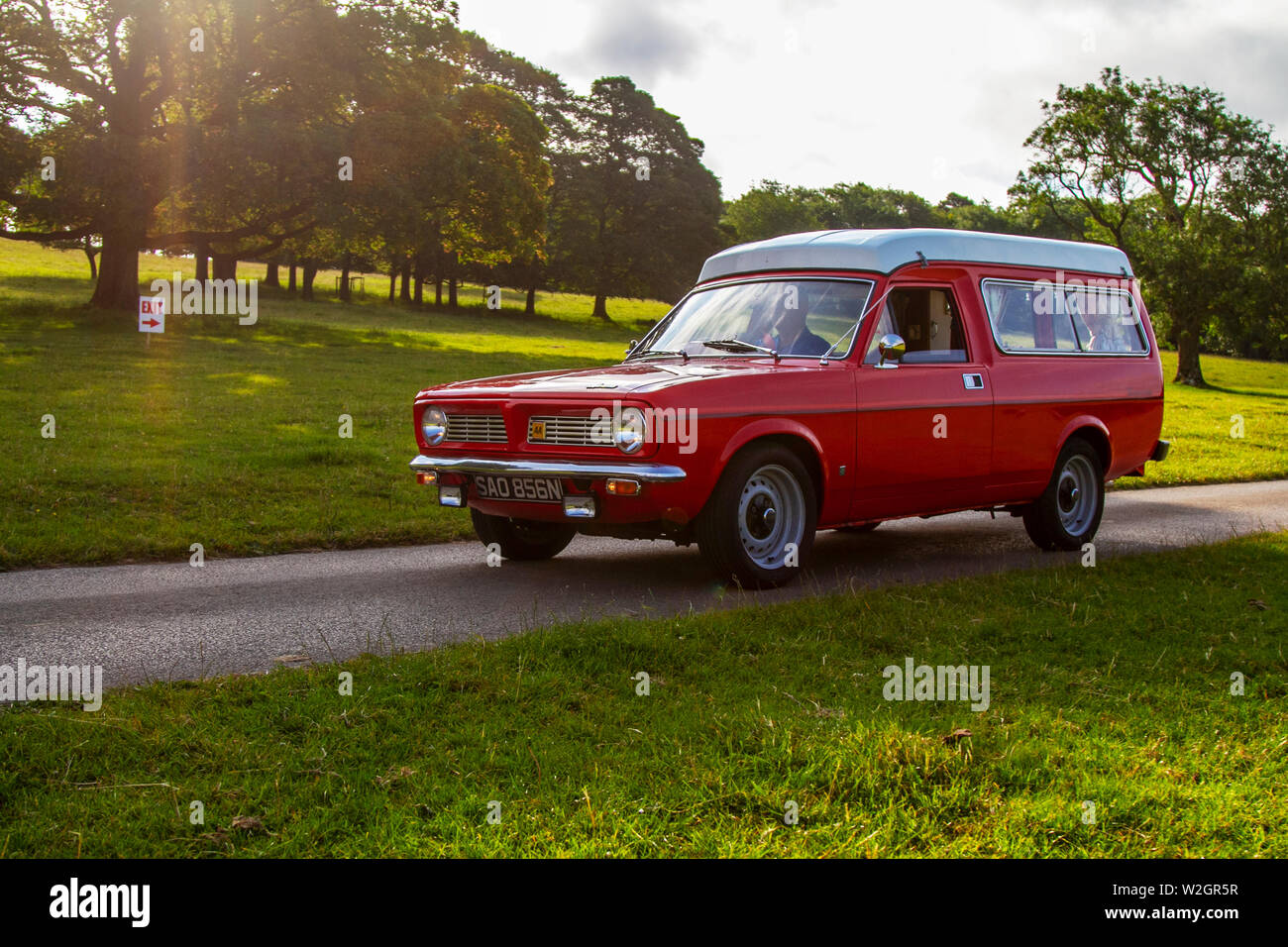 SAO856N red Morris 10 CWT 1300 VAN at the Classic Car Rally held on ...