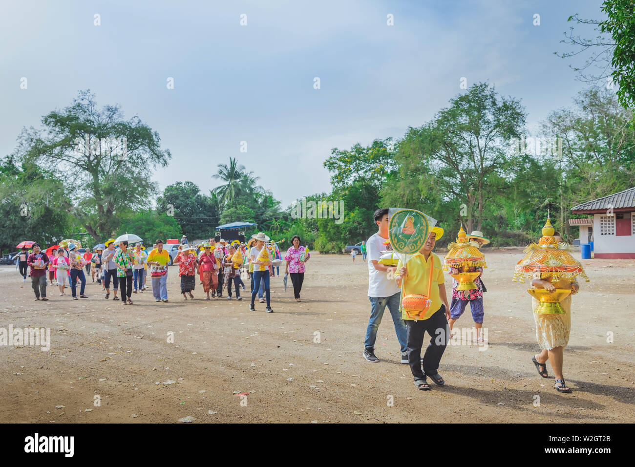 RATCHABURI-Thailand, April 14 : Ordination ceremony parade in buddhist ...