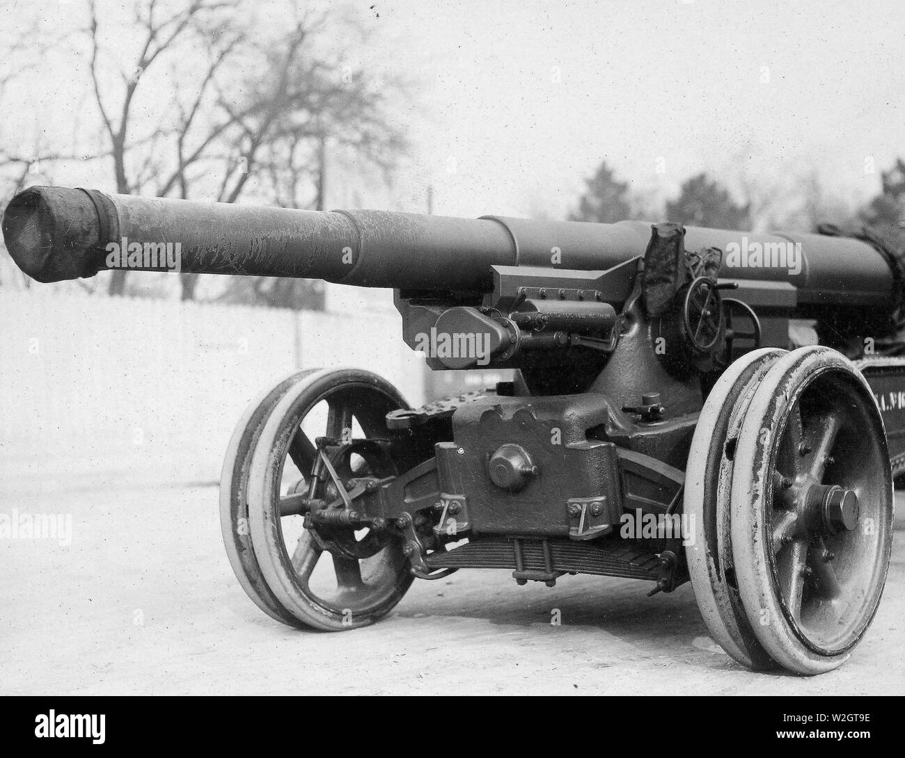 155 mm hi-res stock photography and images - Alamy