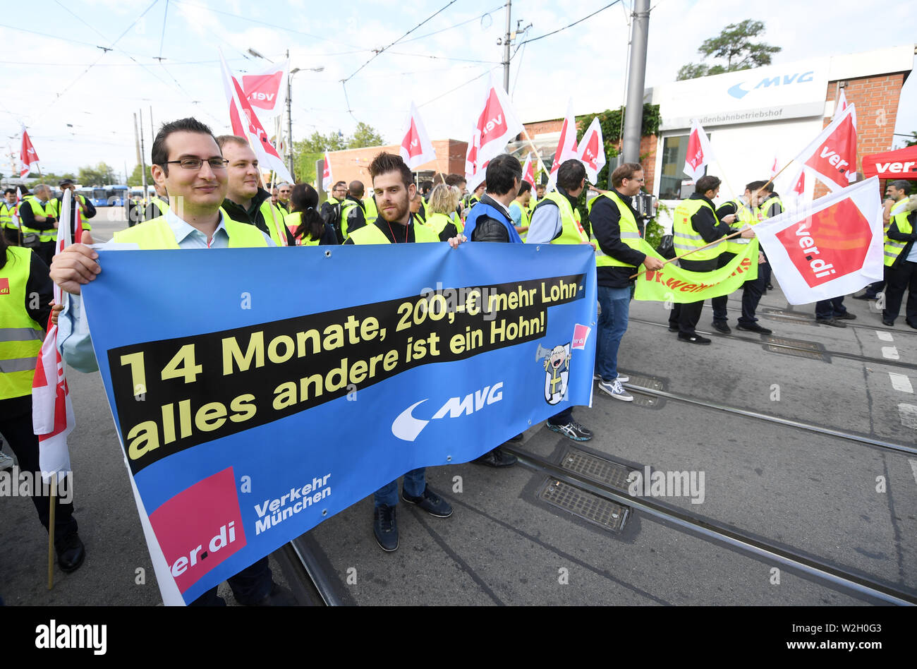 Munich, Germany. 09th July, 2019. Strikers stand in front of the depot ...