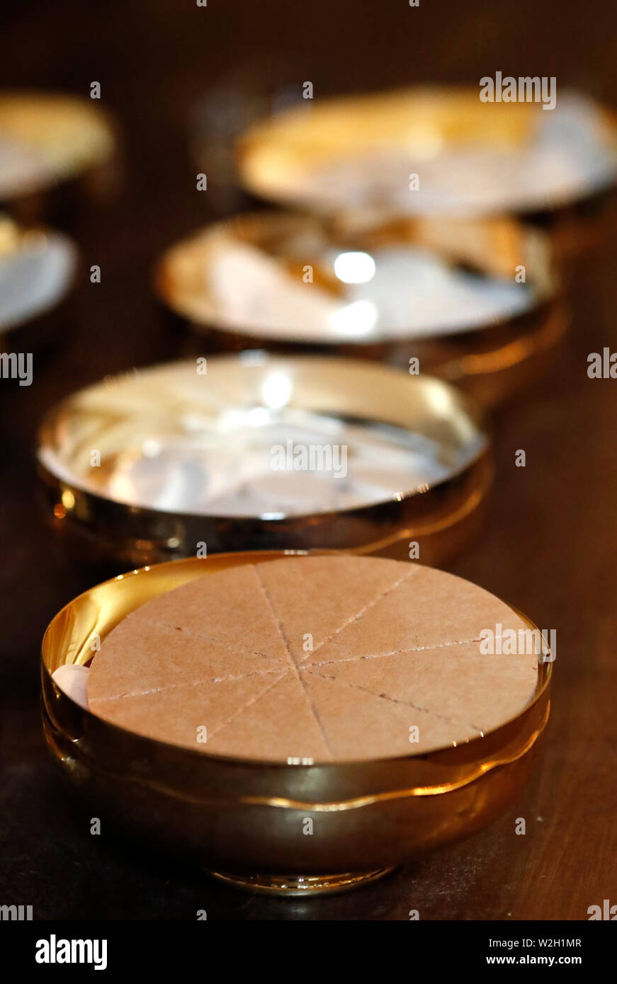 Holy communion table hi-res stock photography and images - Alamy