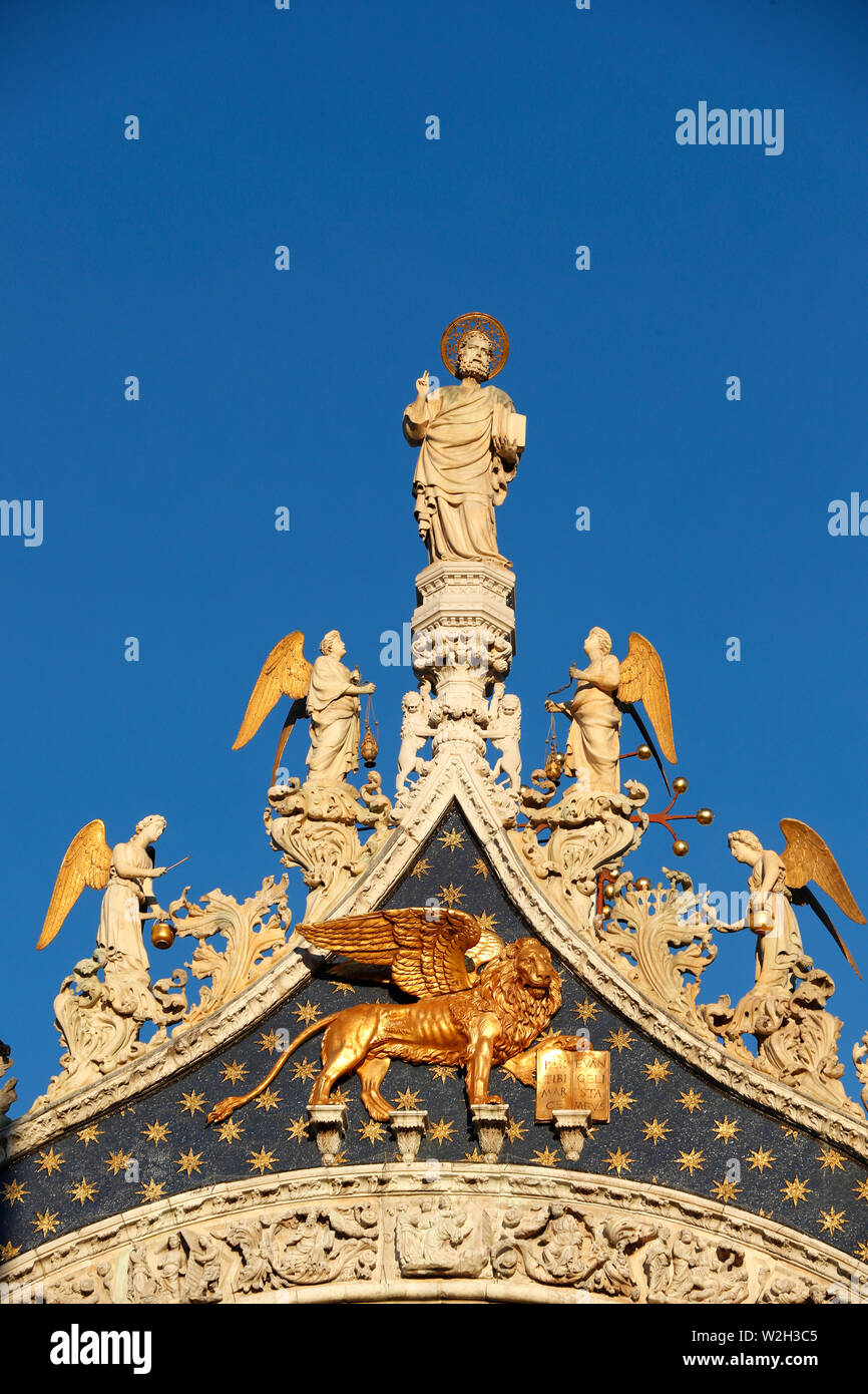 Mark angel lion hi-res stock photography and images - Alamy