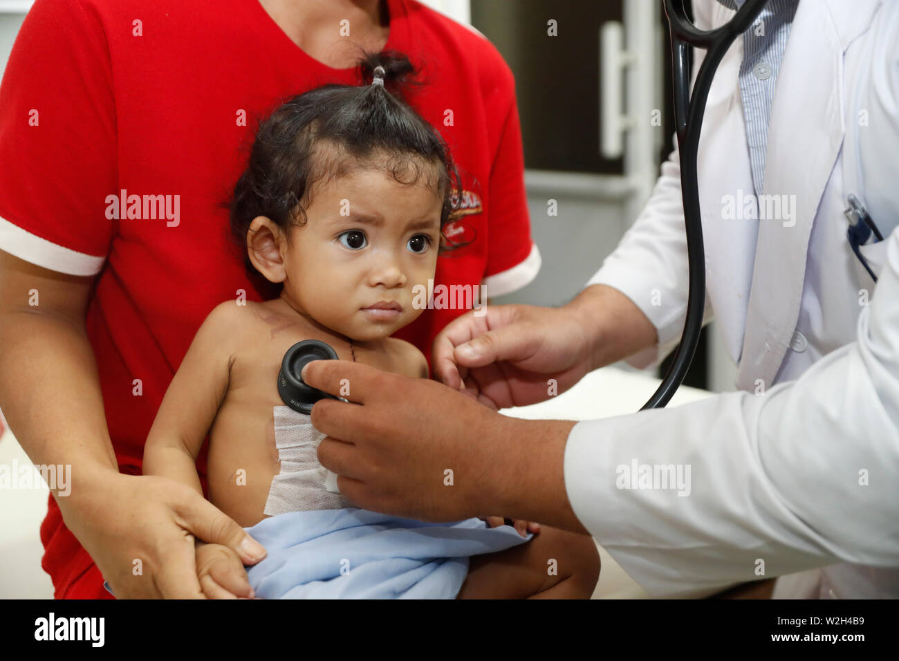 Calmette Hospital. Cardiac surgery ward. Young girl. Phnom Penh ...