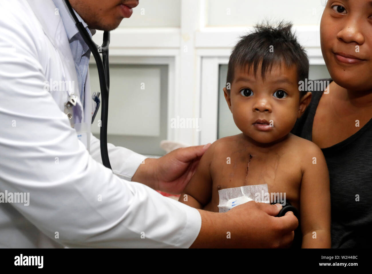 Calmette Hospital. Cardiac surgery ward. Young boy. Phnom Penh ...