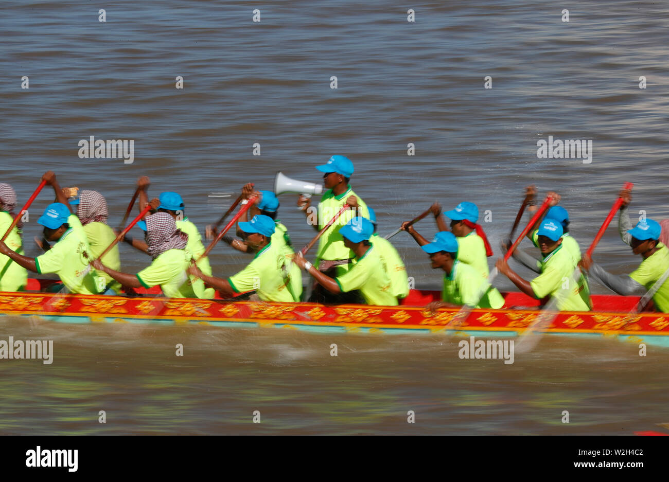 Phnom Penh celebrates Bon Om Touk, The Cambodian Water Festival, with ...