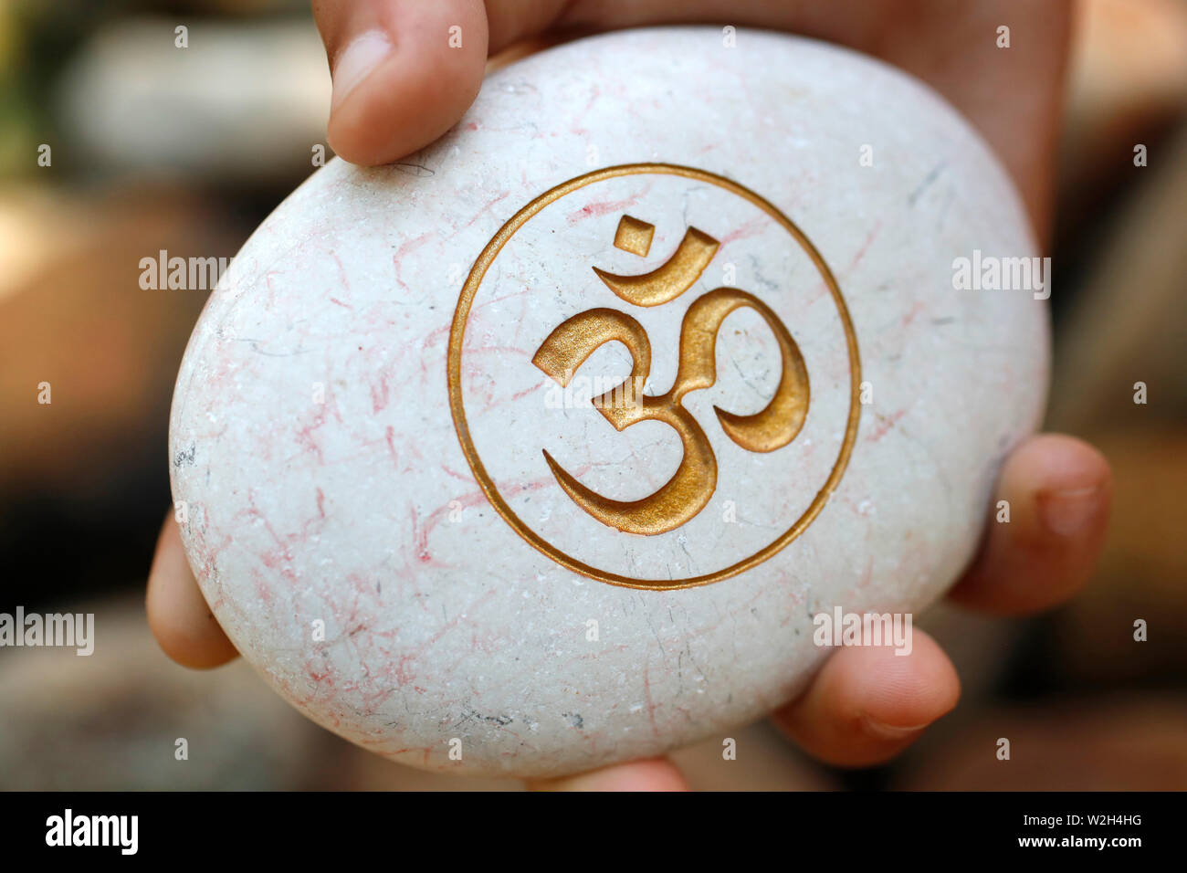 Om sanskrit symbol hi-res stock photography and images - Alamy