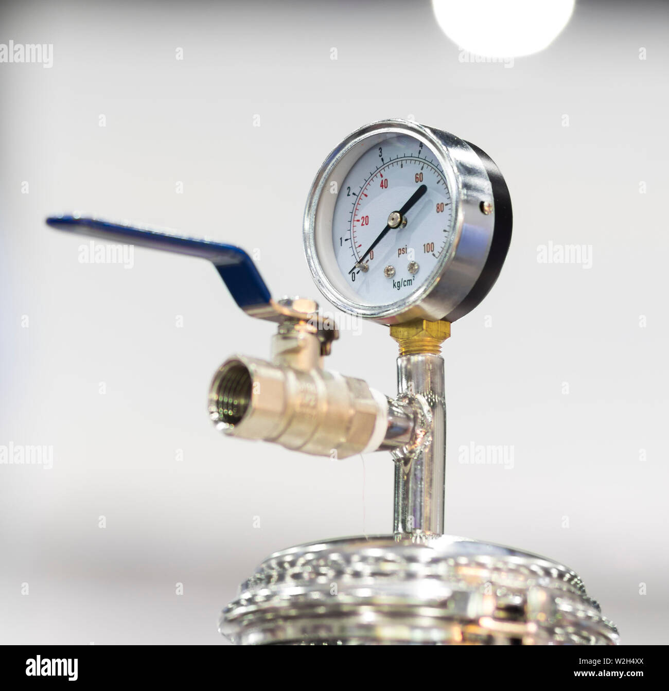 Pressure dial Gauge for measuring air pressure in manufacturing ...
