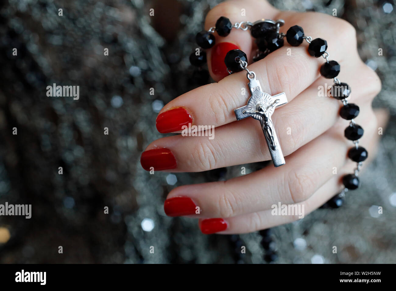 Praying Rosary Wallpaper