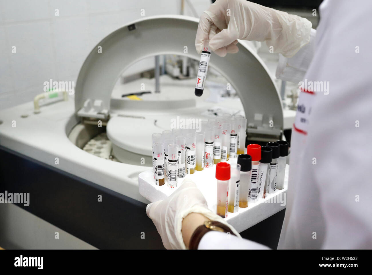 Tam Duc Cardiology Hospital. Biology laboratory. Ho Chi Minh city. Vietnam Stock Photo - Alamy