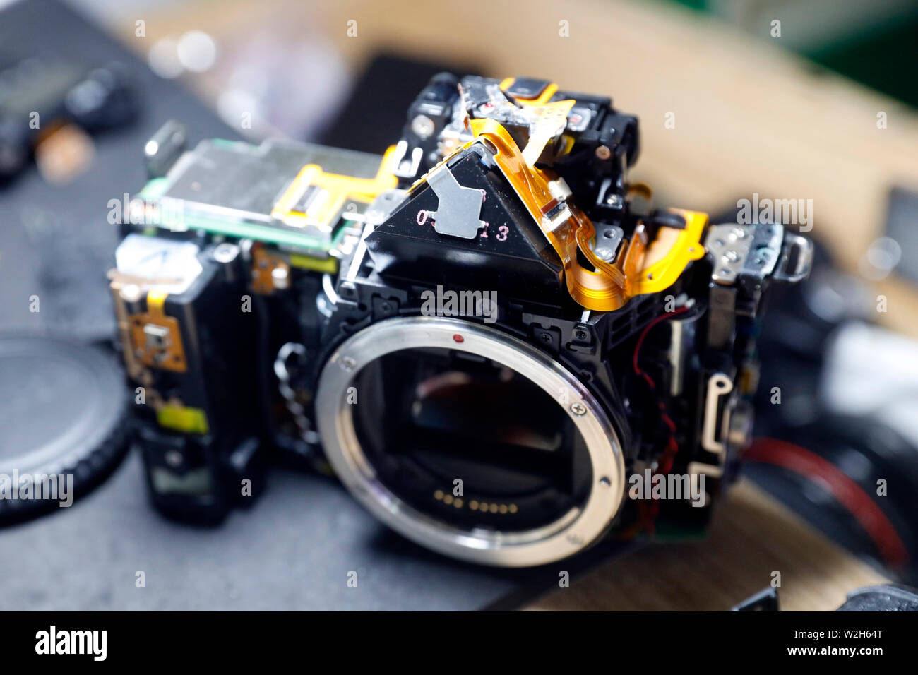 Camera repair hi-res stock photography and images - Alamy
