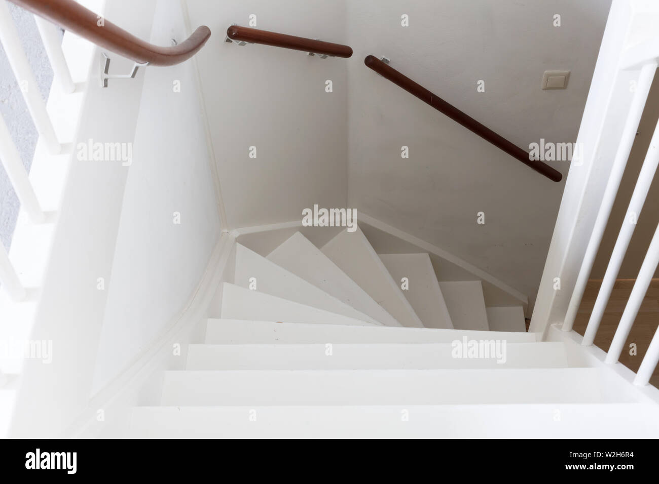 Inside of house upstairs downstairs hi-res stock photography and images ...