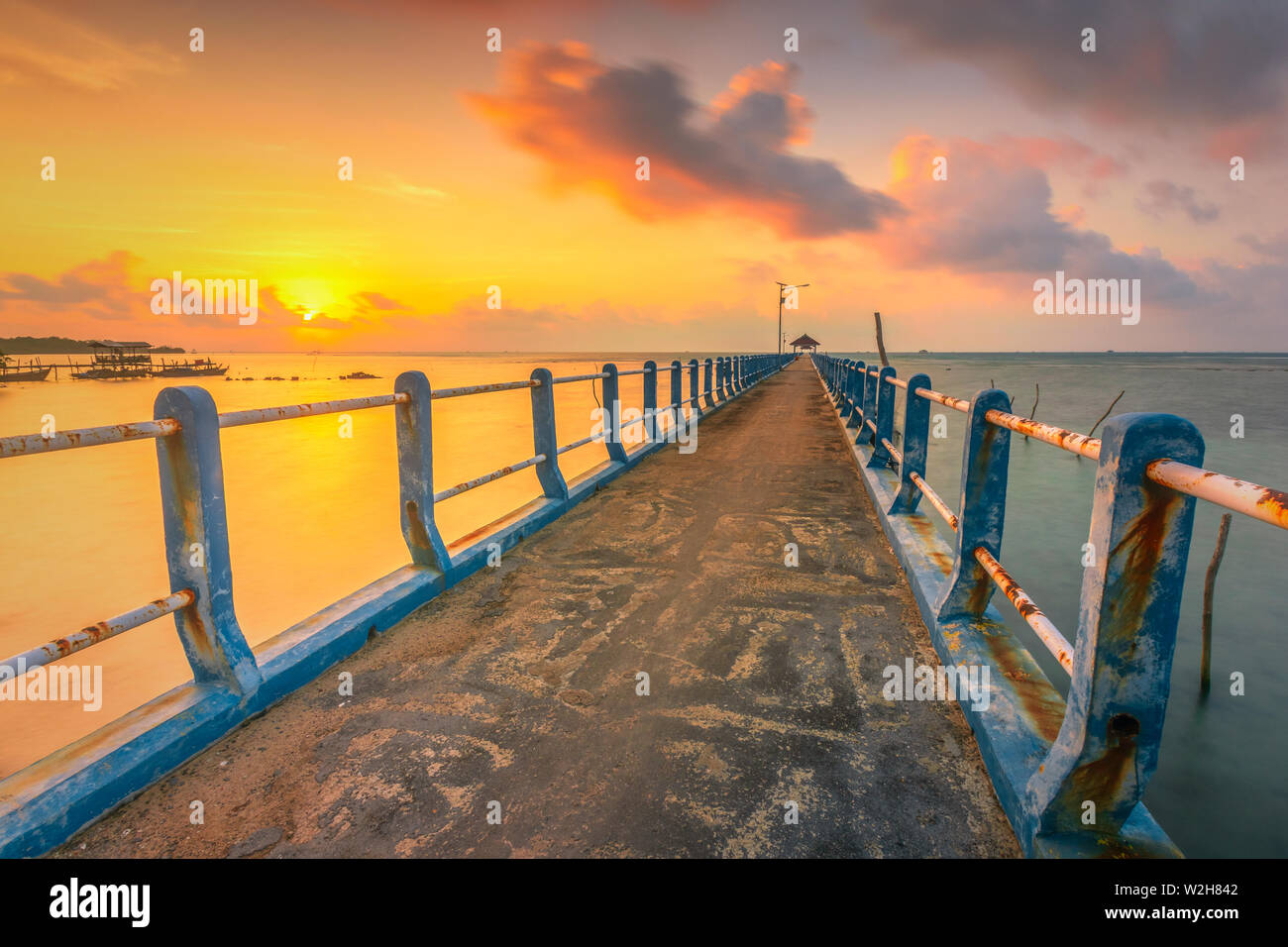 Beautiful morning light on hi-res stock photography and images - Alamy