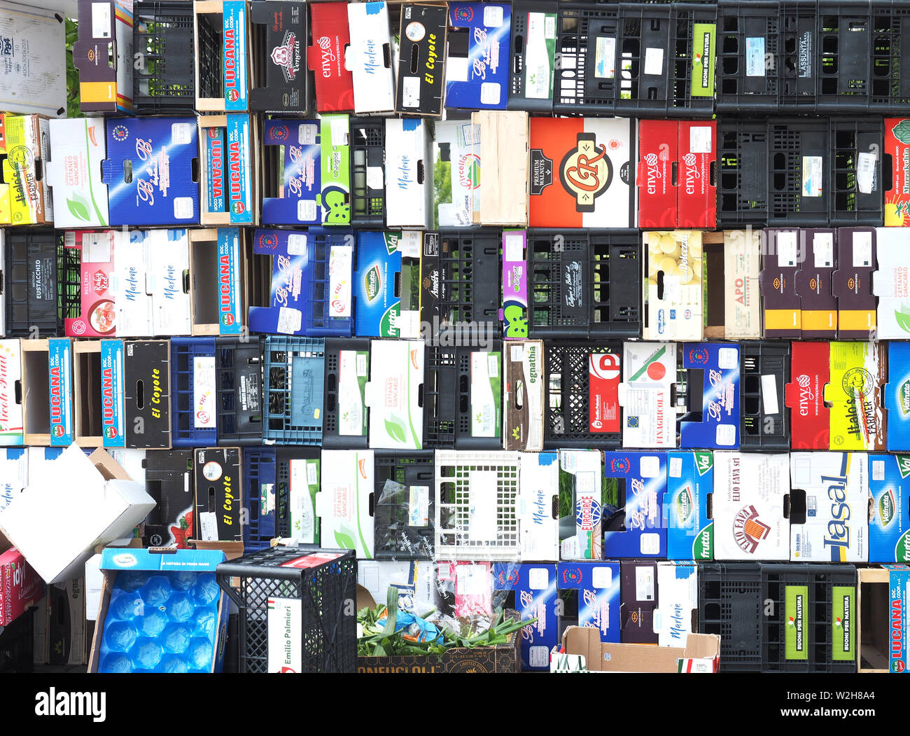 Plastic recycling plant italy hi-res stock photography and images - Alamy