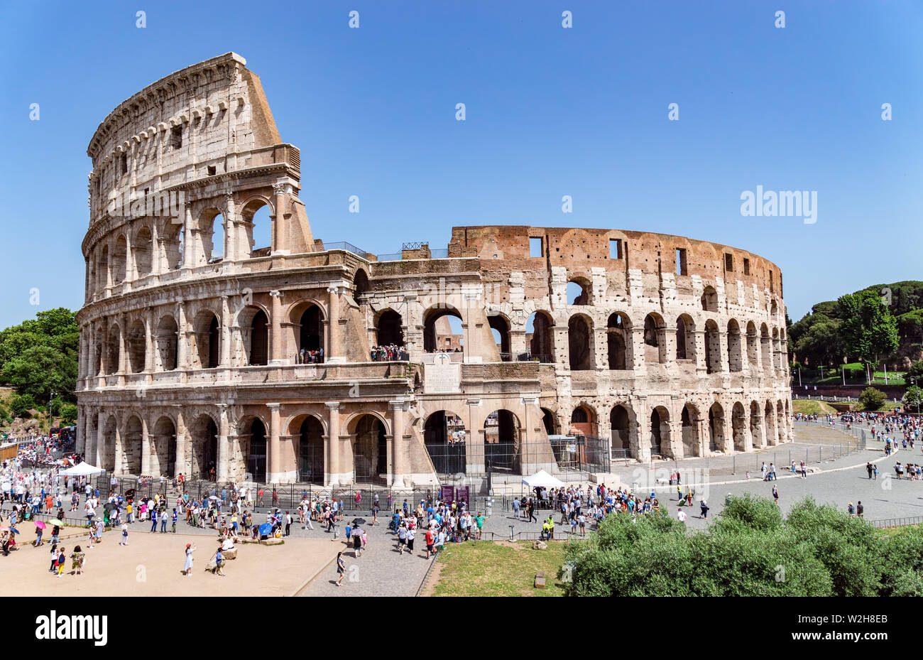 Rome italy crowd people in hi-res stock photography and images - Alamy