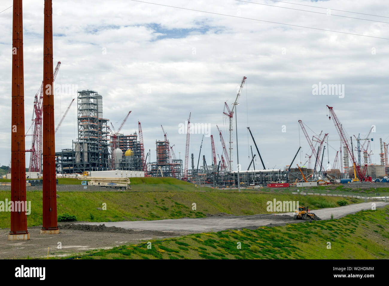 Ethane cracker plant hi-res stock photography and images - Alamy