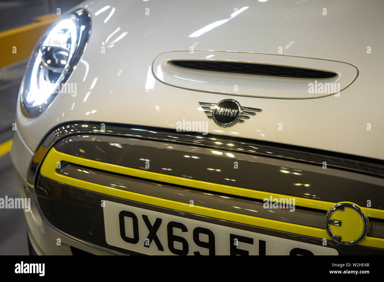 Electric mini factory uk hi-res stock photography and images - Alamy