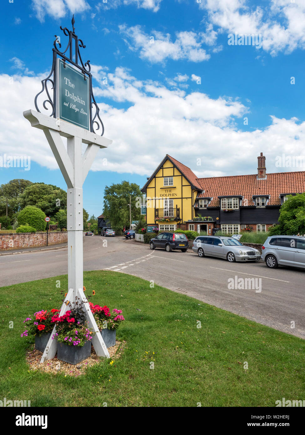 Dolphin pub hi-res stock photography and images - Alamy