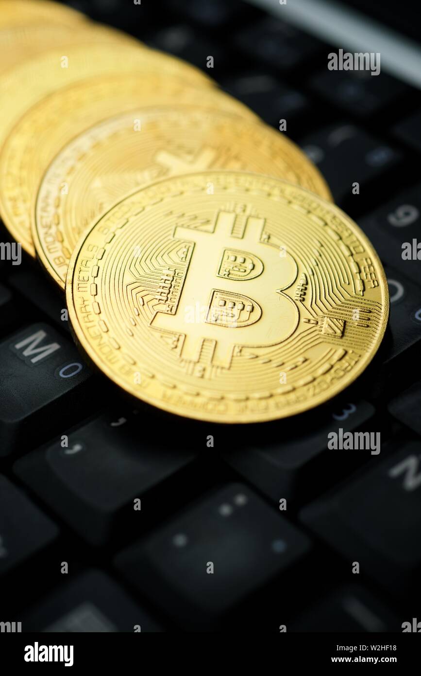 Virtual computer detail banking hi-res stock photography and images - Alamy