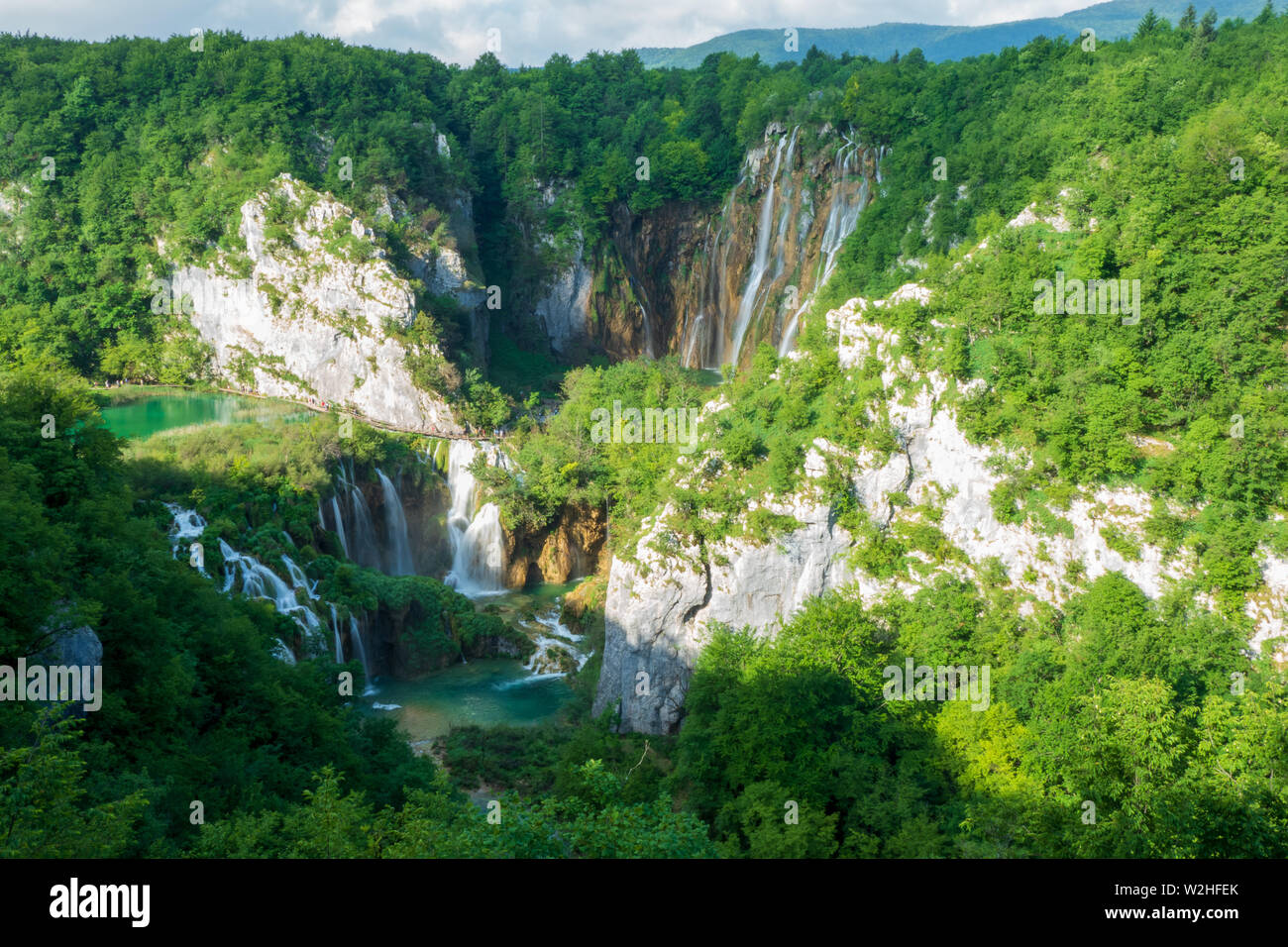 Scenic view of the Veliki Slap, the Great Waterfall, at the Plitvice ...