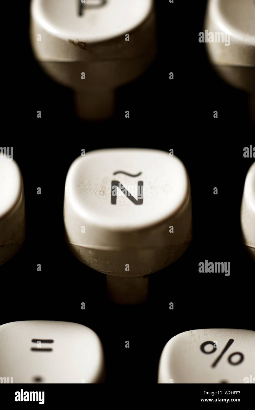 Spanish letter of the keyboard of an old typewriter Stock Photo - Alamy