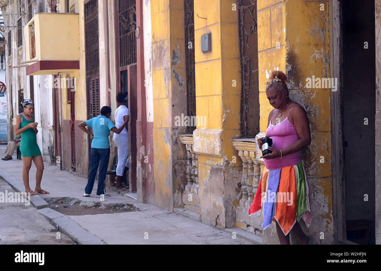Poverty in cuban homes hi-res stock photography and images - Alamy