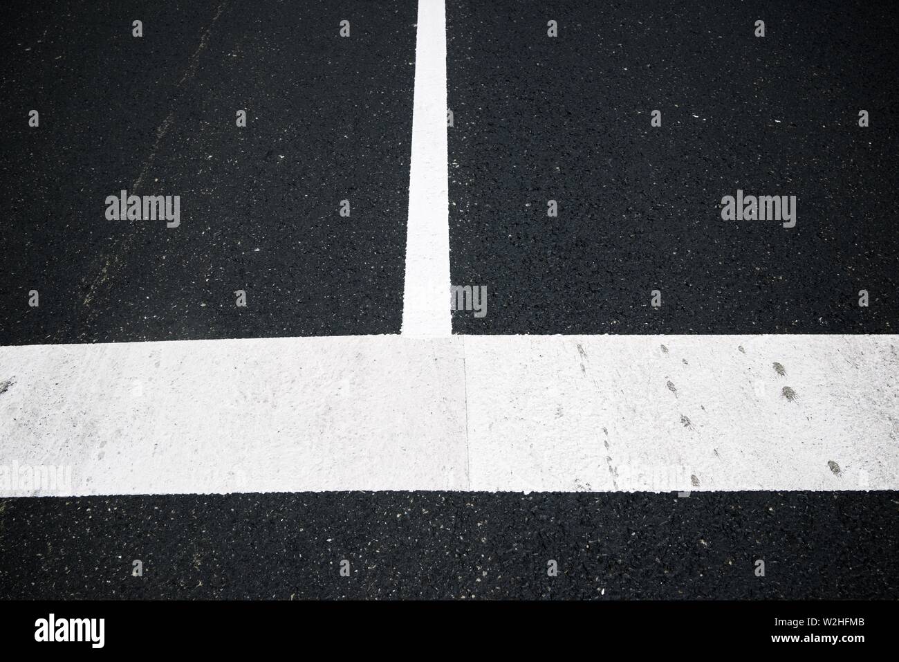 White painted paving hi-res stock photography and images - Alamy