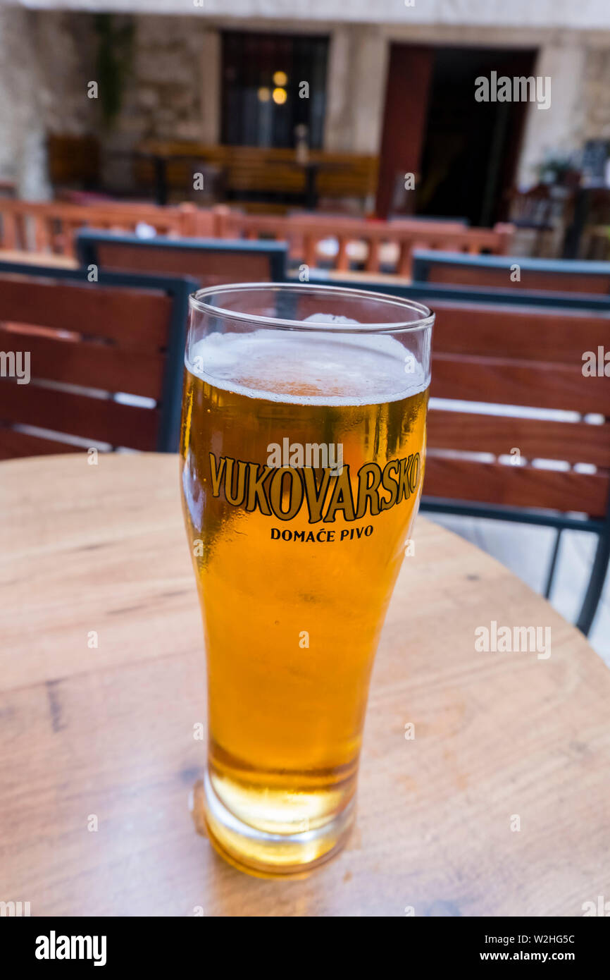 Old beer glass hi-res stock photography and images - Alamy