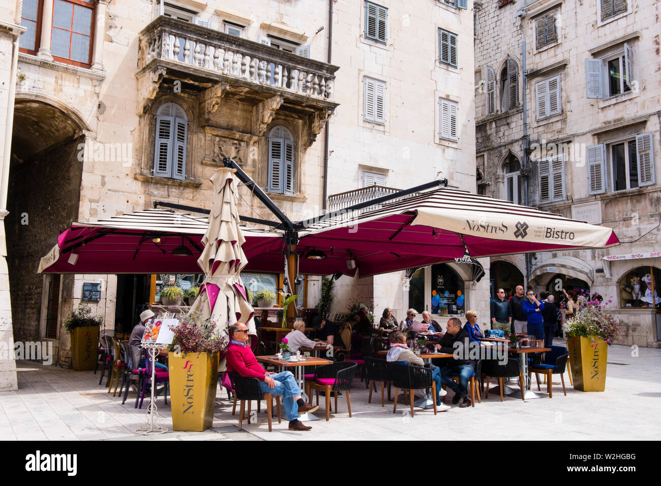 Cafe terrace, Narodni trg, old town, Split, Dalmatia, Croatia Stock ...