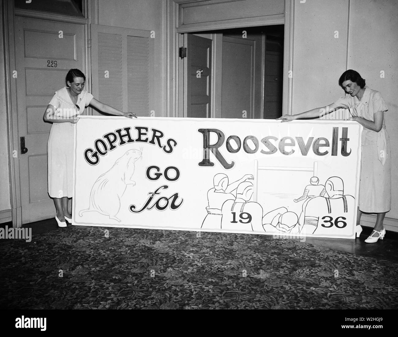 1930s roosevelt sign Black and White Stock Photos & Images - Alamy